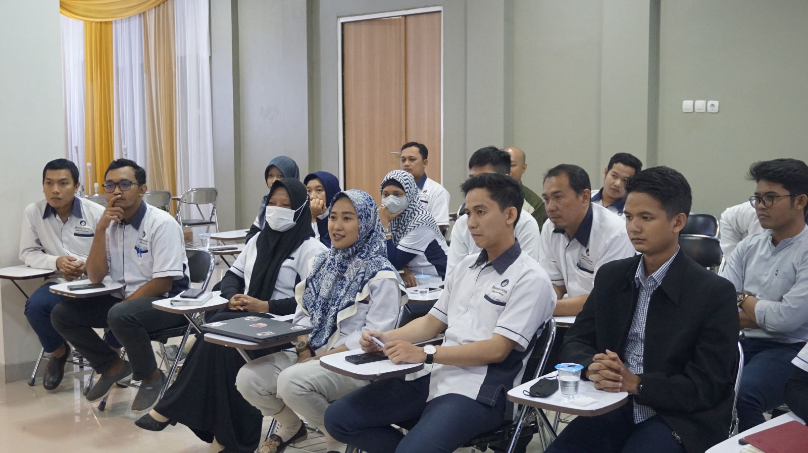 Optimalisasi Program Studi Politeknik Hasnur dalam Sharing Session ...