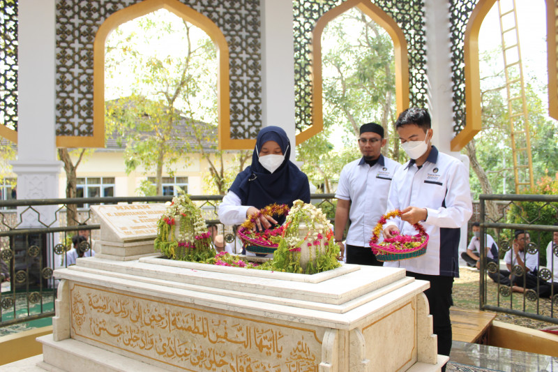 1 Dekade Ziarah ke makam Alm. Bapak H. Abdussamad Sulaiman HB